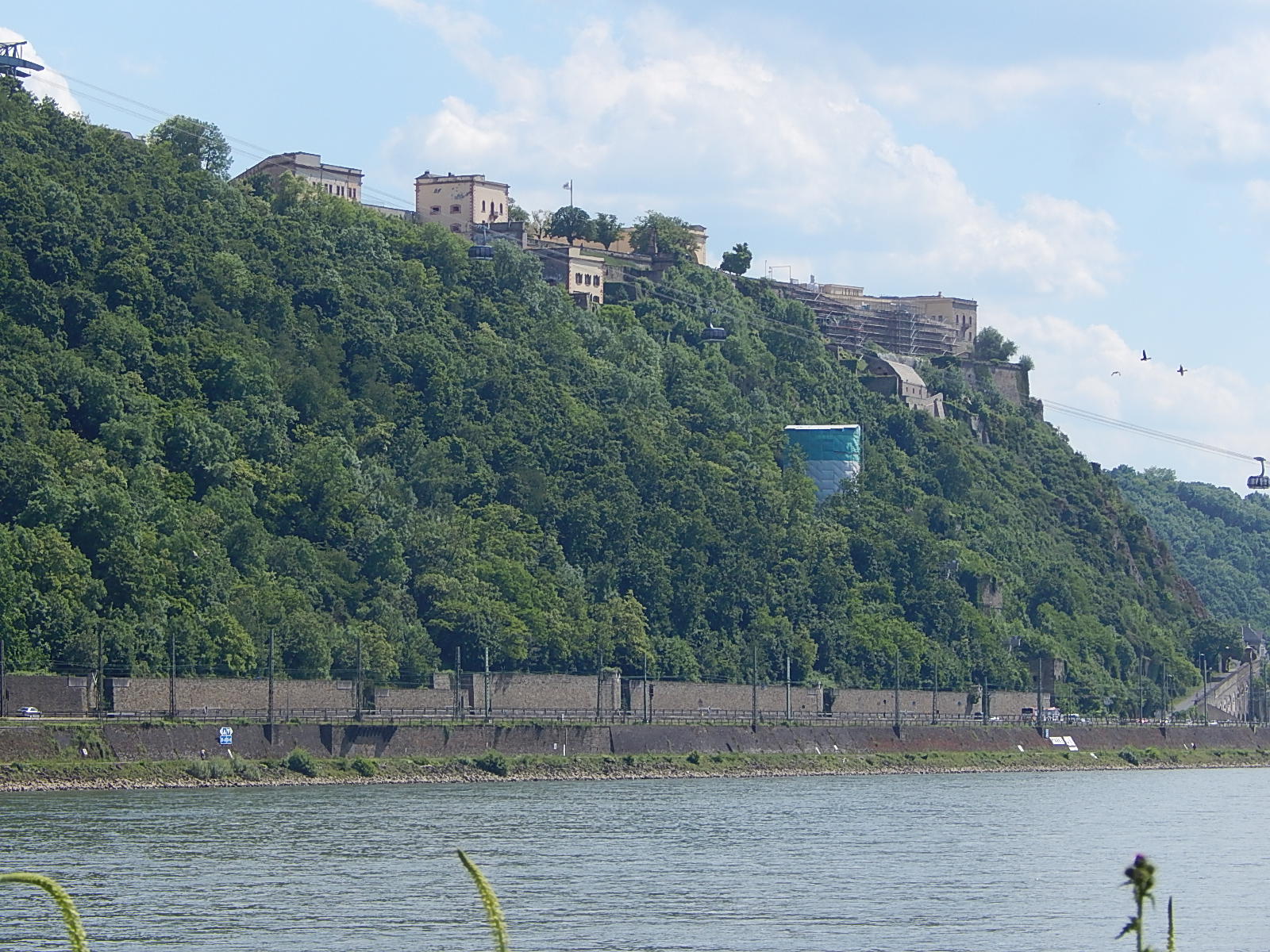 5 super ausgetsattete Ferienwohnungen direkt am Rhein in Koblenz